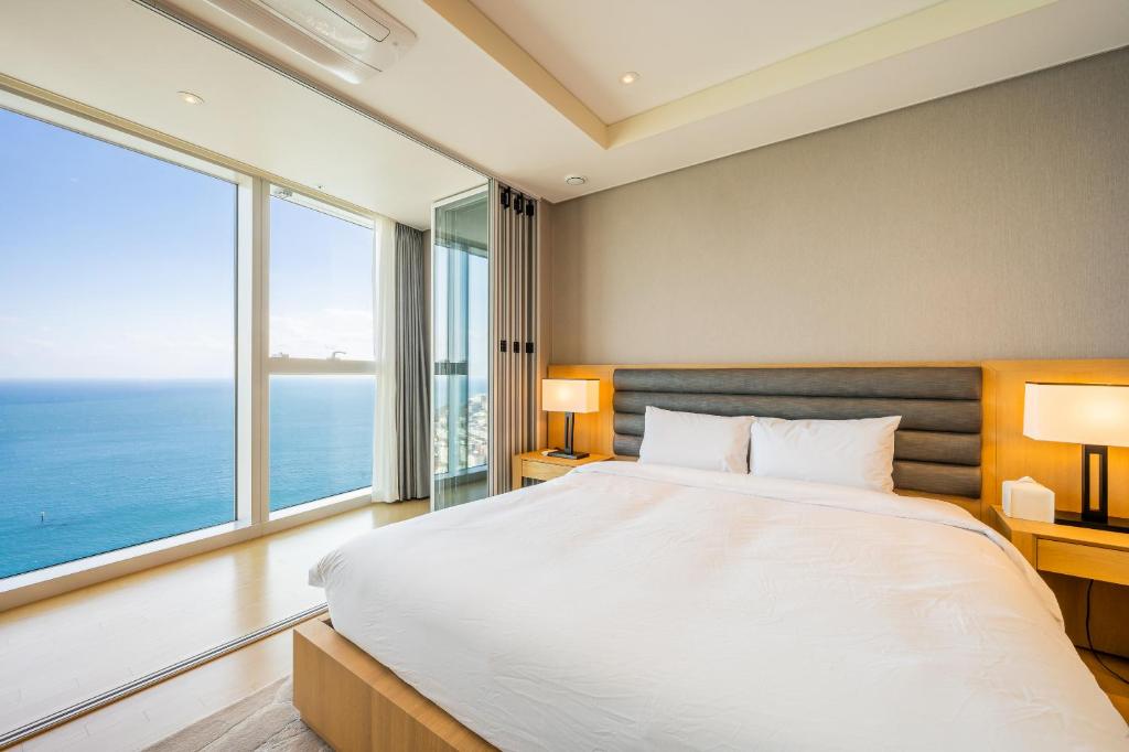 LCT Residence Y collection Hotel (Busan) - Deals, Photos & Reviews