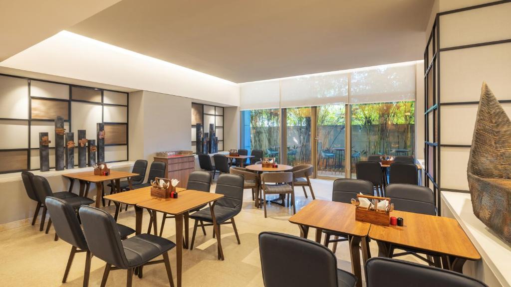 ibis Mumbai Airport - An AccorHotels Brand | Mumbai 2020 UPDATED DEALS ...