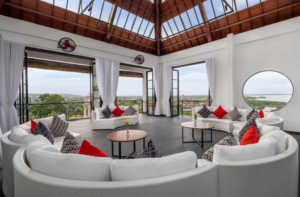 Giri Bhagawan Villas & Spa Hotel (Bali) - Deals, Photos & Reviews