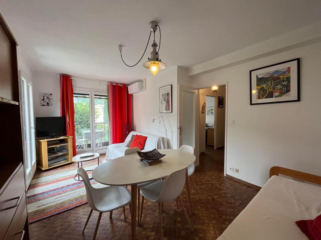 6PA36 Résidence du Port d Avall, Collioure from €42pp