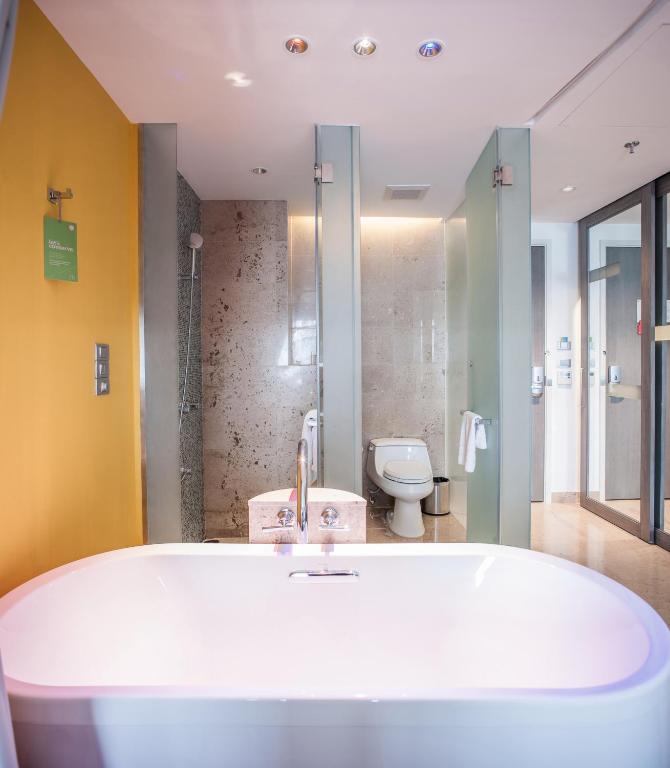 LiT BANGKOK Hotel, Bangkok | 2024 Updated Prices, Deals