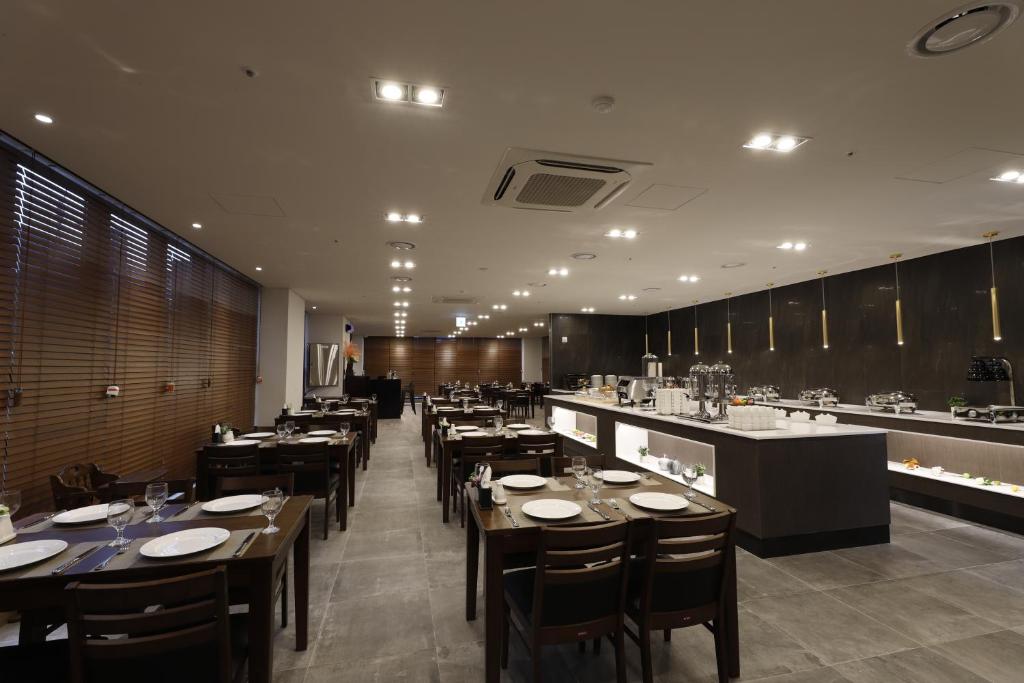 Best Price on Best Western Plus Jeonju Hotel in Jeonju-si + Reviews!