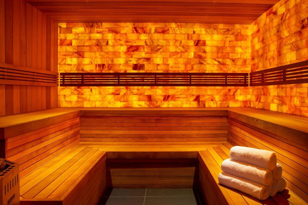 나이아가라 폴스 메리어트 폴스뷰 호텔 앤 스파 Niagara Falls Marriott Fallsview Hotel And Spa