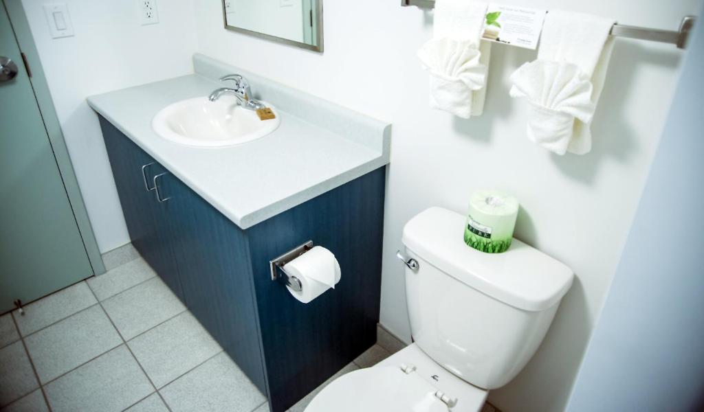 Lakehead University Residence and Conference Centre Hostel (Orillia (ON ...