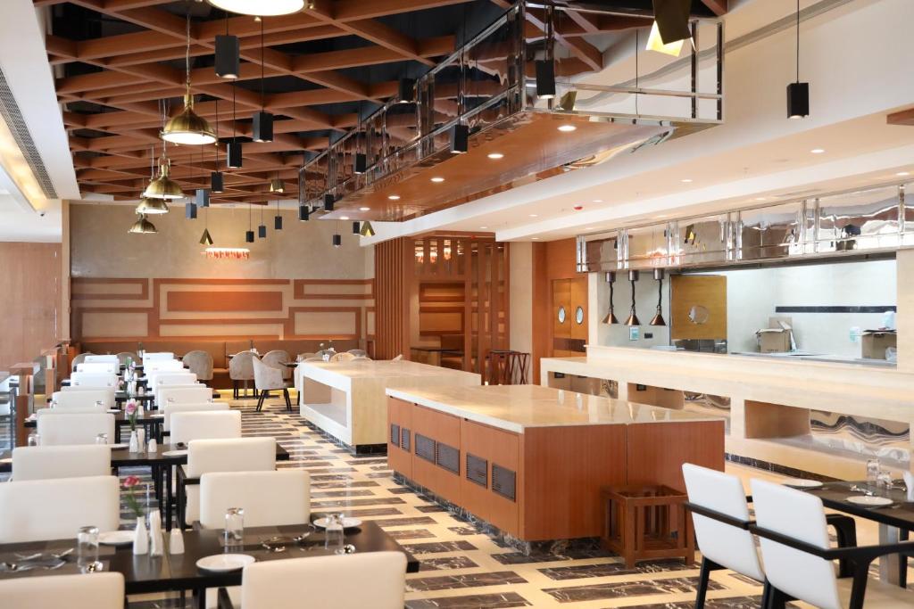 Regenta Central RS Chennai OMR Hotel - Deals, Photos & Reviews