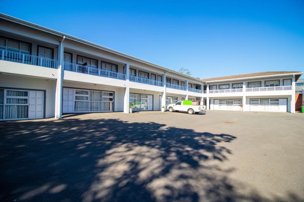 Best Price on Bayside Lodge Pinetown in Durban + Reviews!