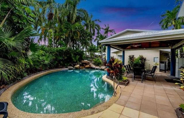 Trinity Beach Pacific Cairns | Trinity Beach Pacific, Cairns @IDR 157 ...