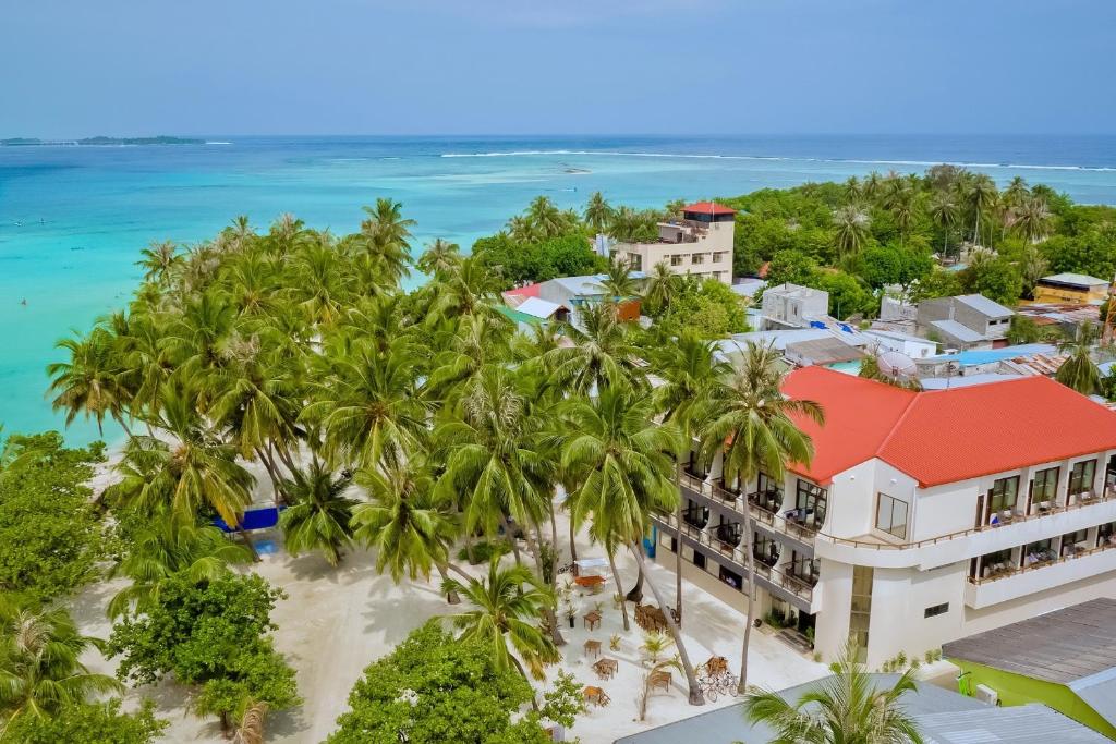 Kaani Beach Hotel at Maafushi, Maldive Islands - Boek een aanbieding op ...