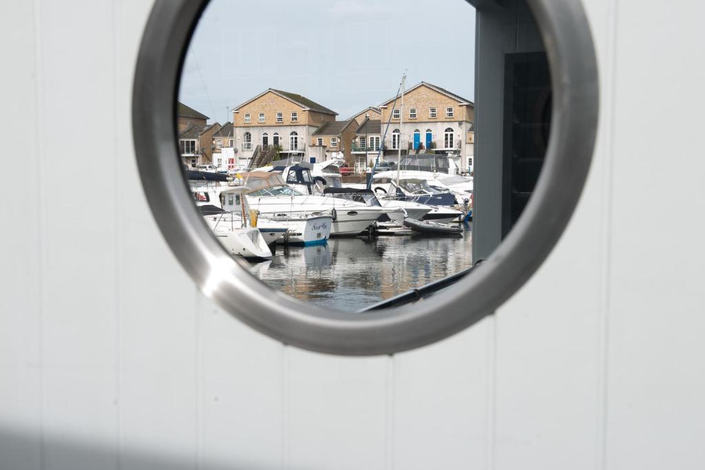 Rooms at Penarth Marina, Cardiff from £70 - Book Now