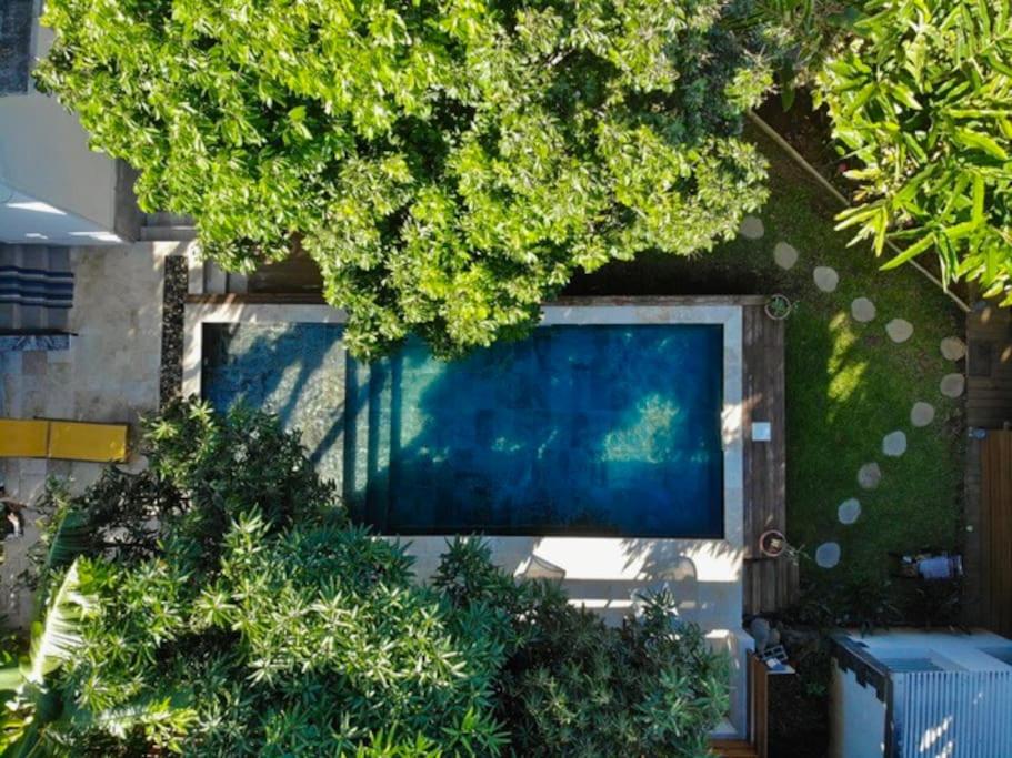bungalow avec piscine chauffée., Maison de vacances Saint-Joseph