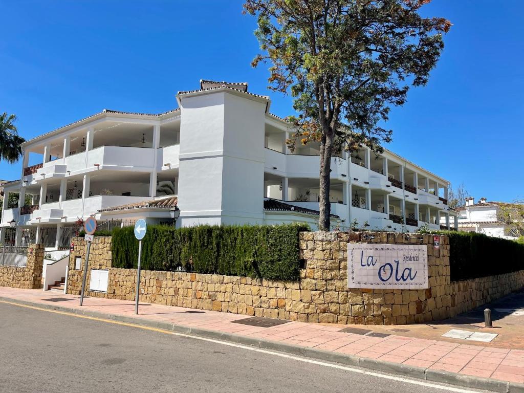 Puerto Banus Marbella - La Ola, Spain - reviews, prices | Planet of Hotels