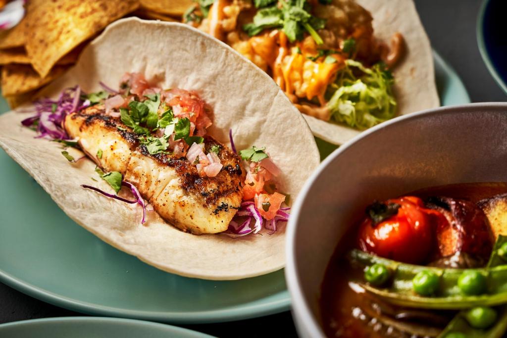 Aloft Osaka Dojima Hotel - Deals, Photos & Reviews