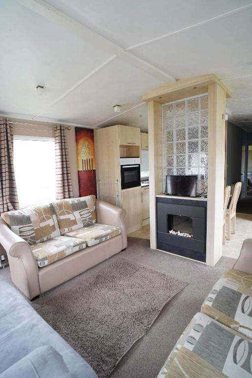 The Manor at Manor Park Hunstanton with WiFi free pets Entire house ...