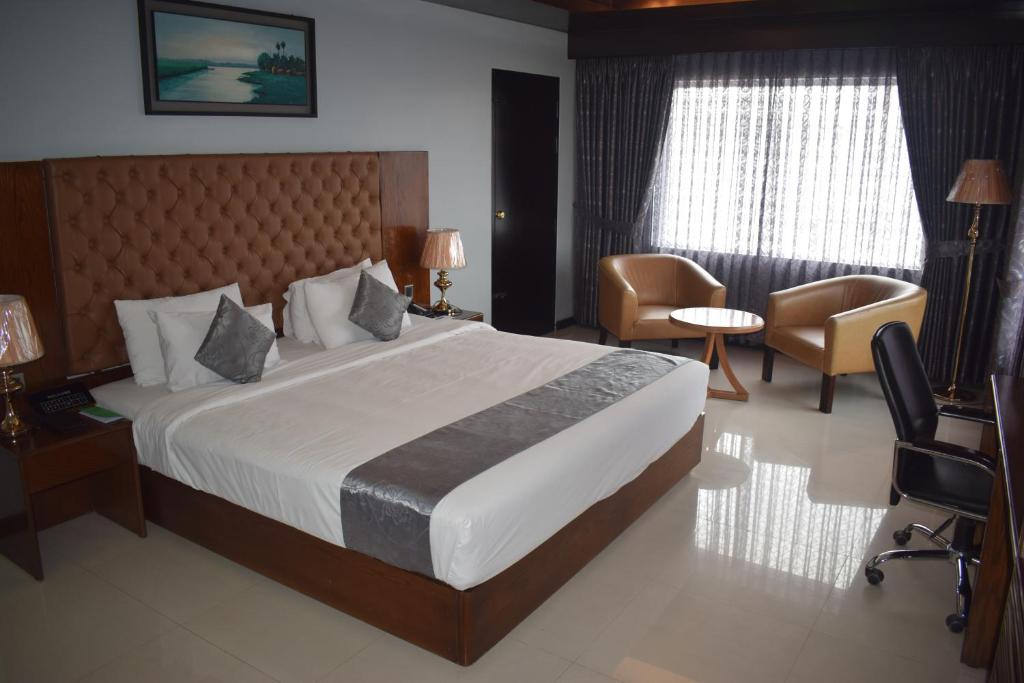 Momo Inn, Bogra | 2024 Updated Prices, Deals
