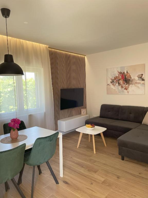 Penny Epetium, Wohnung Split