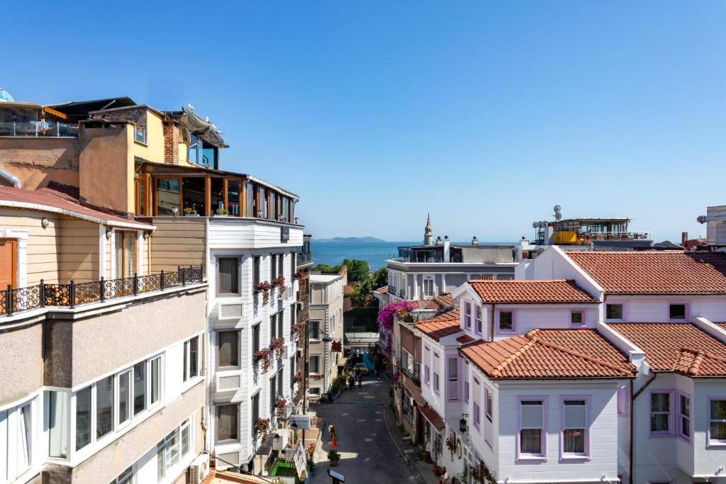 Bender Hotel, Istanbul up to 36% OFF - Book Now