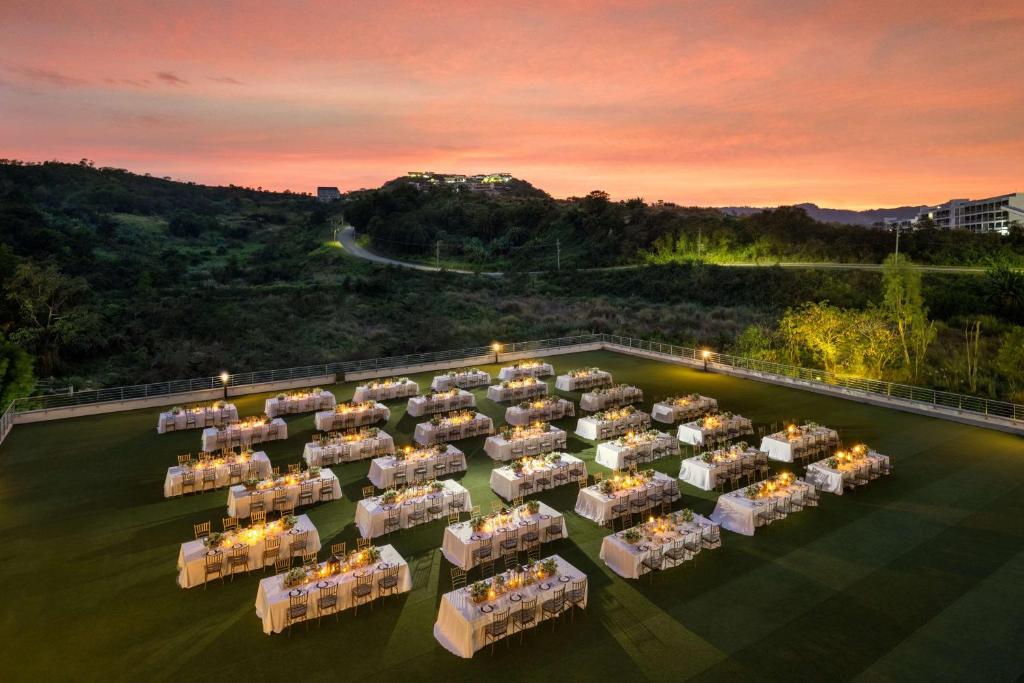 Hilton Clark Sun Valley Resort, Angeles / Clark | 2024 Updated Prices ...
