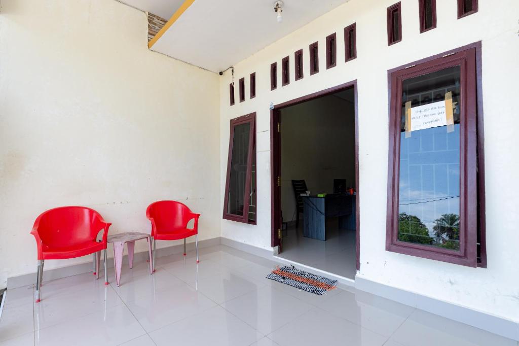 OYO 1694 Pariban Homestay, Samosir | 2025 Updated Prices, Deals