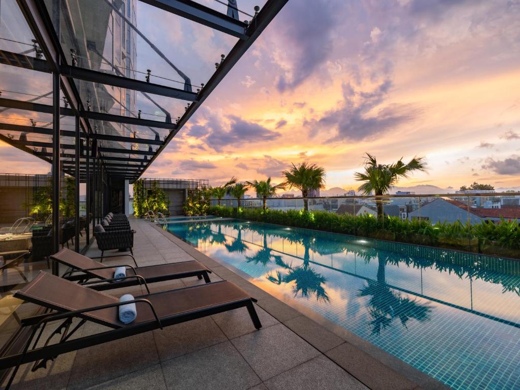 Crowne Plaza Danang City Centre Hotel (Da Nang) - Deals, Photos & Reviews