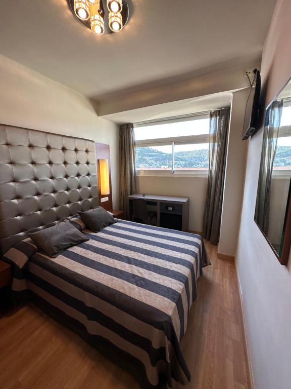 Best Price on Hotel Panorama in L'Estartit + Reviews!