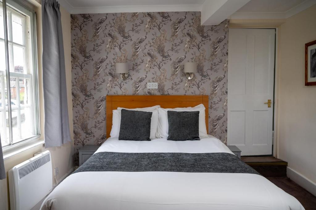 Bell Hotel by Greene King Inns | Cotswolds Guide
