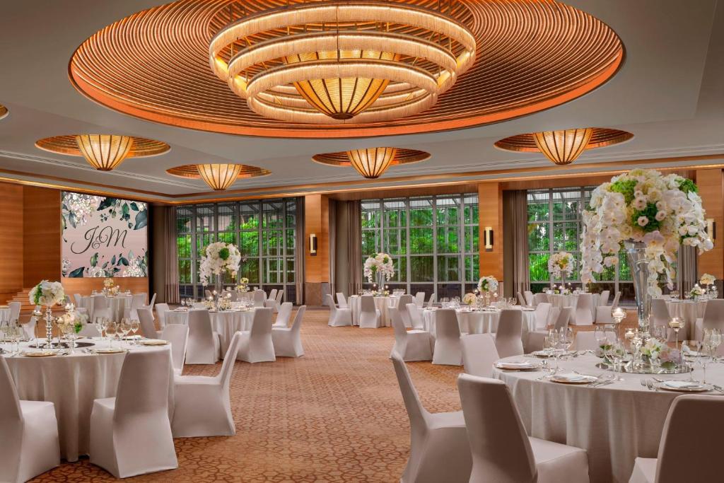 The Ritz-Carlton, Millenia Singapore, Singapore | 2024 Updated Prices ...