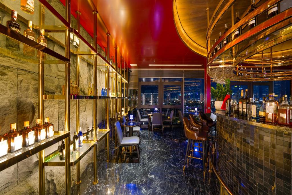 Golden Lotus Grand Da Nang Hotel - Deals, Photos & Reviews