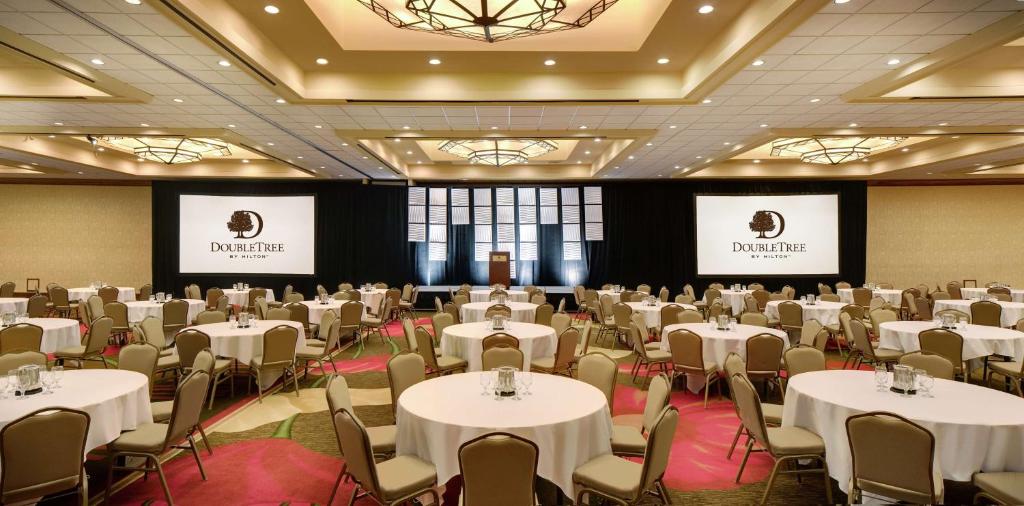 DoubleTree by Hilton Hotel Seattle Airport, Seattle (WA) | 2024 Updated ...