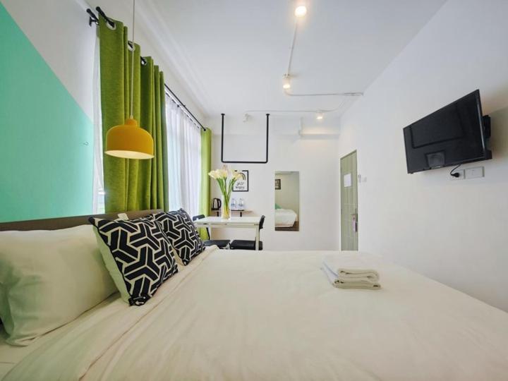 Ostay Asoke Bangkok Hotel - Deals, Photos & Reviews