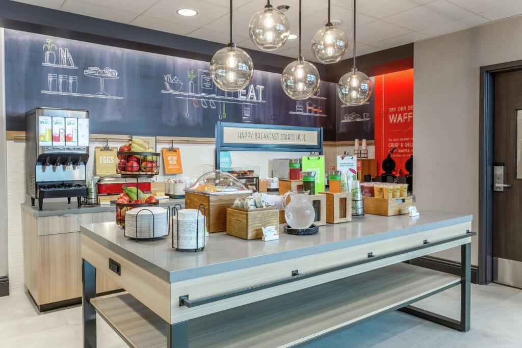 Hampton Inn Oakland Downtown-City Center, CA Hotel (San Francisco (CA ...