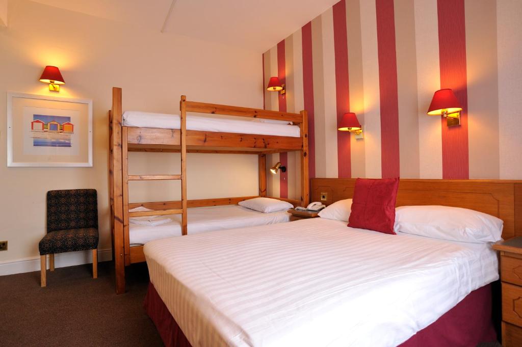 Best Price on Cliffs Hotel in Blackpool + Reviews!