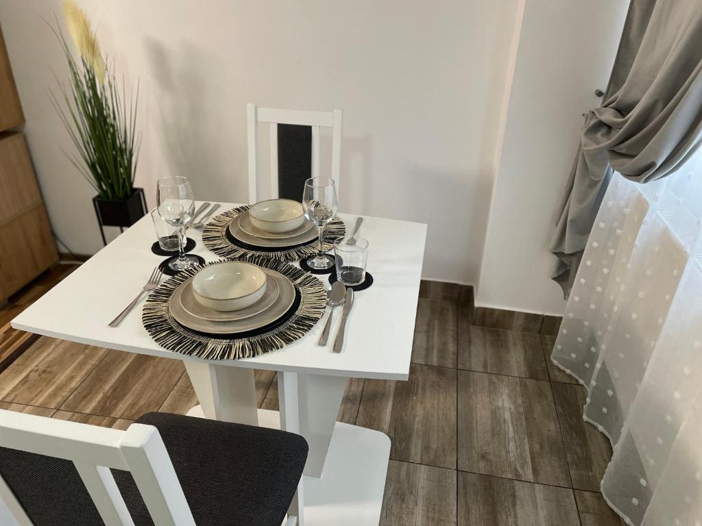 central studio LCS, Hunedoara from $39pp - Book Now