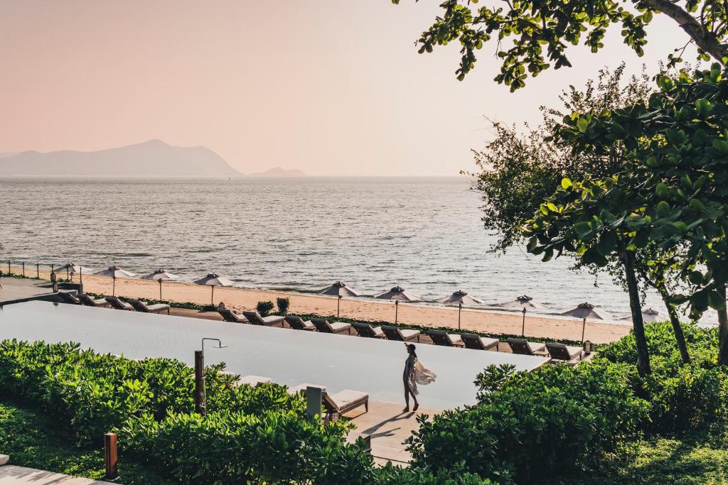 Andaz Pattaya Jomtiem Beach Hotel - Deals, Photos & Reviews