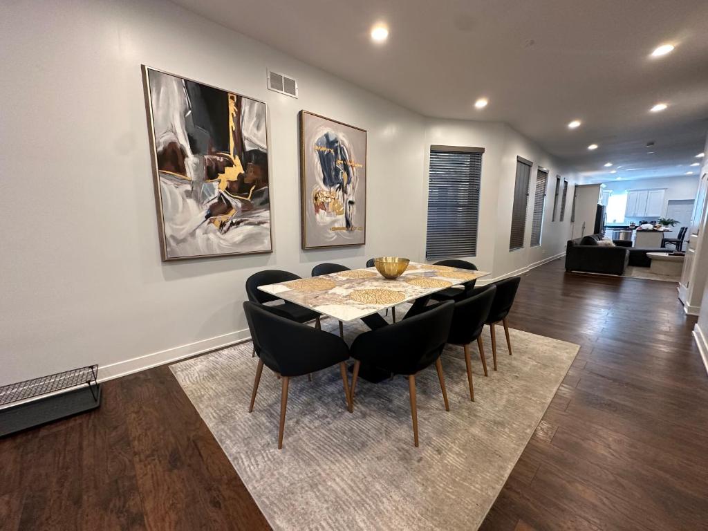 Lavish Mini mansion near Lake & downtown in Chicago (IL) - reviews ...