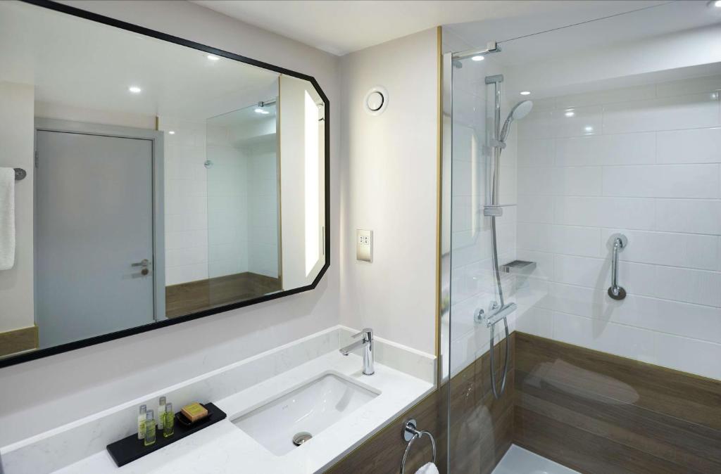 Hilton Cobham, London | 2024 Updated Prices, Deals