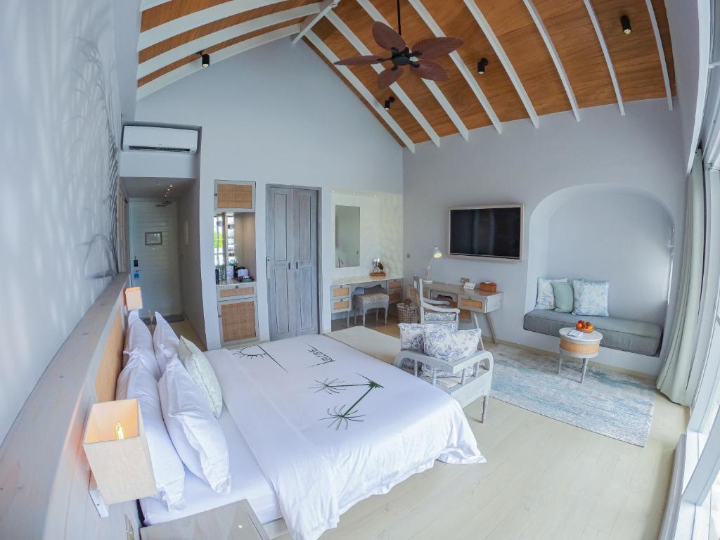 Malahini Kuda Bandos Resort, Maldive Islands | 2024 Updated Prices, Deals