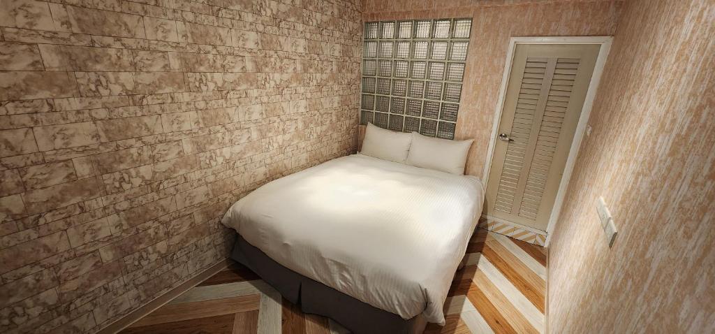 Cheers Loft, Taipei | 2024 Updated Prices, Deals