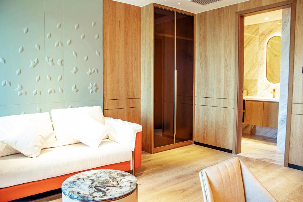 Best Price on YOHO Treasure Island Hotel in Macau + Reviews!