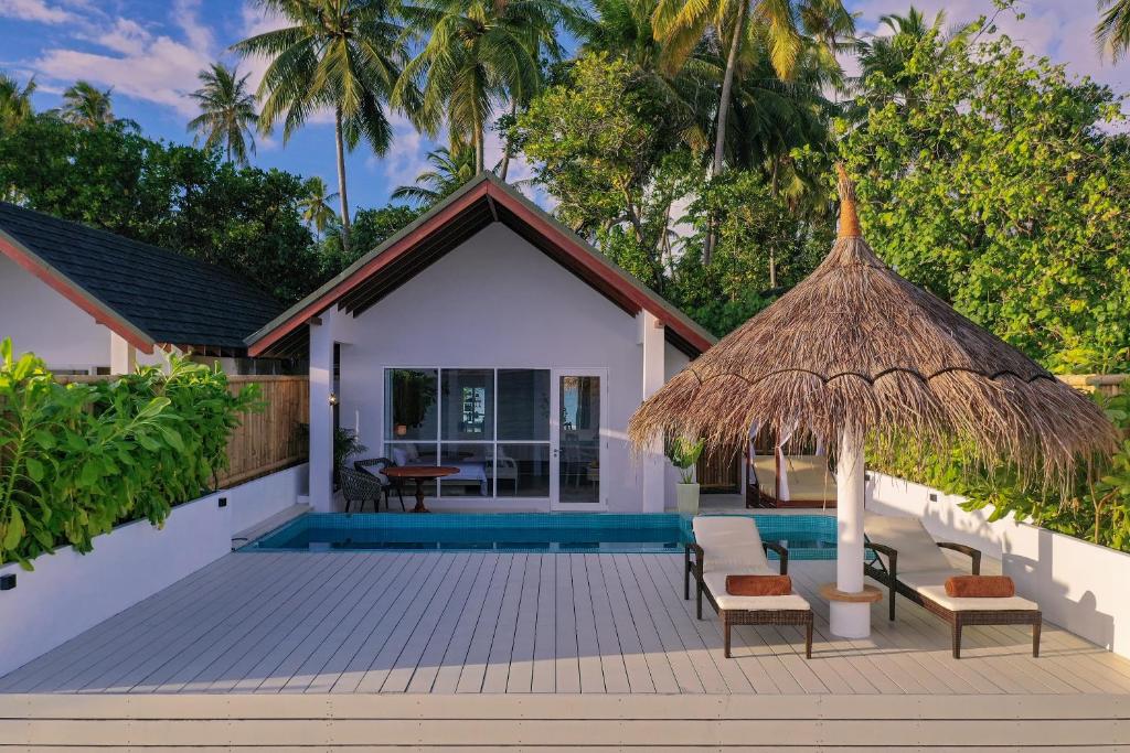 Malahini Kuda Bandos Resort, Maldive Islands | 2024 Updated Prices, Deals