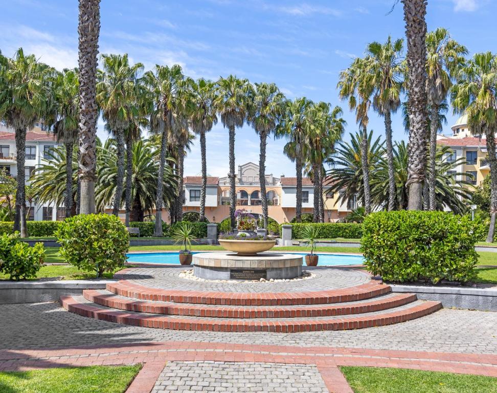 Capri On Lake 101 The Island Club, Cape Town from $26