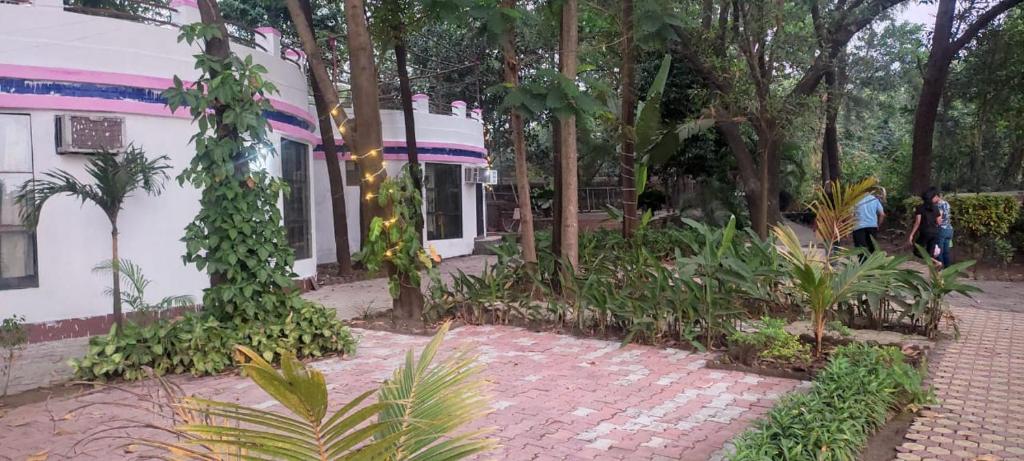 Srushti Farms Resort | Vasind 2025 UPDATED DEALS FROM ₹3400, HD Photos ...