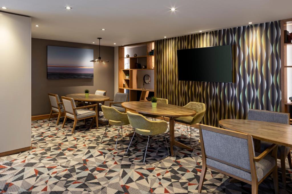 Holiday Inn Reading South M4 Jct 11, Reading | 2024 Updated Prices, Deals