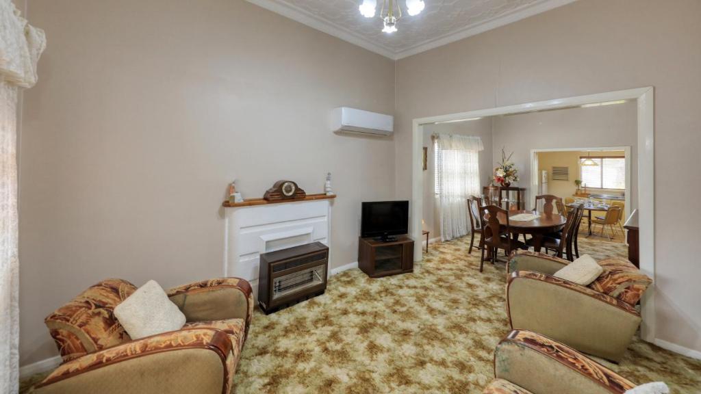 Charles Rasp Motor Inn and Cottages, Broken Hill | 2024 Updated Prices ...