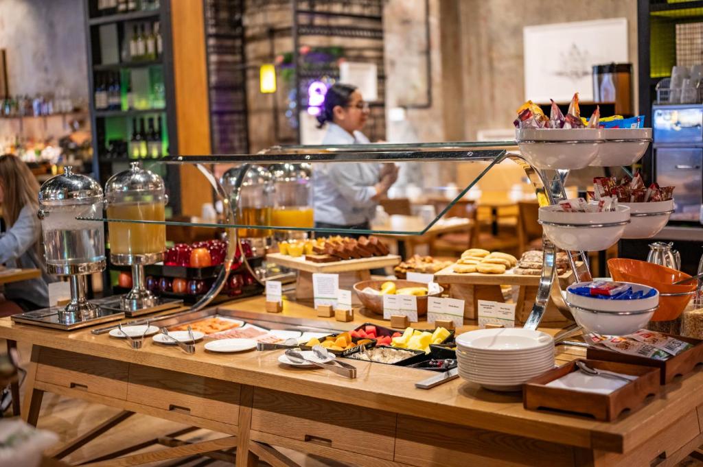 DoubleTree by Hilton Melbourne -Flinders Street, Melbourne | 2025 ...