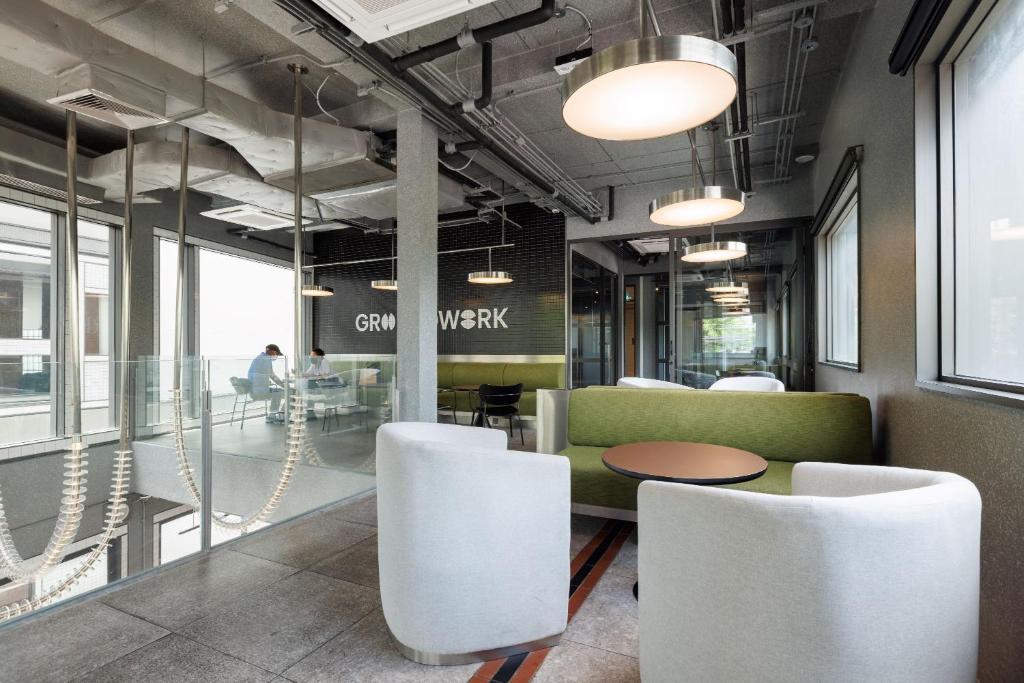 Best Price on YANH Ratchawat Hotel in Bangkok + Reviews!