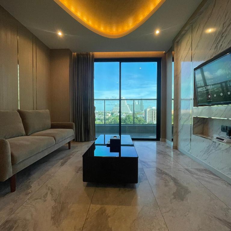 Best Price on The TJ Hotel in Pattaya + Reviews!