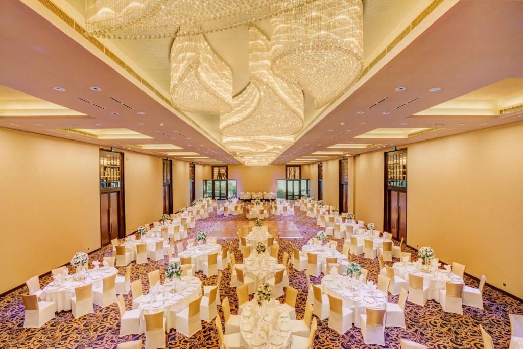 DoubleTree by Hilton Weerawila Rajawarna Resort Hotel (Yala) - Deals ...