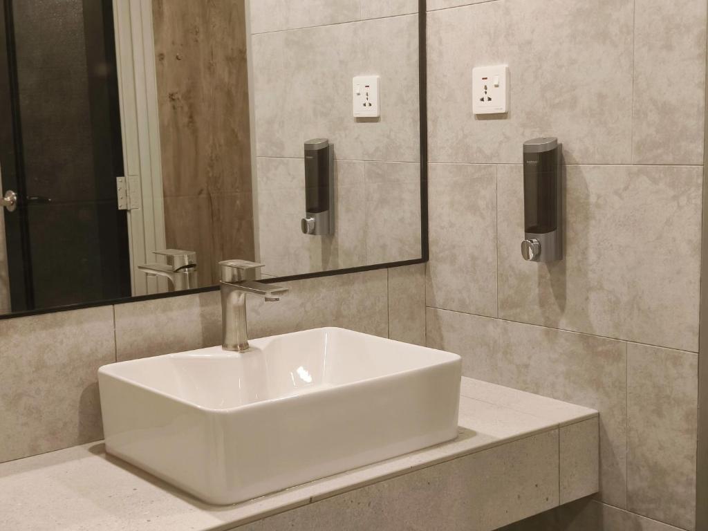 Best Price on ZOOM HOTEL (ZOOM HOTEL) in Penang + Reviews!