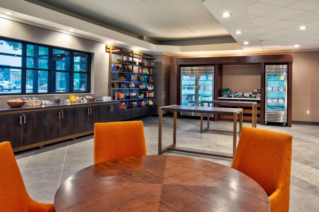 DoubleTree by Hilton Lansing, MI, Lansing (MI) | 2025 Updated Prices, Deals