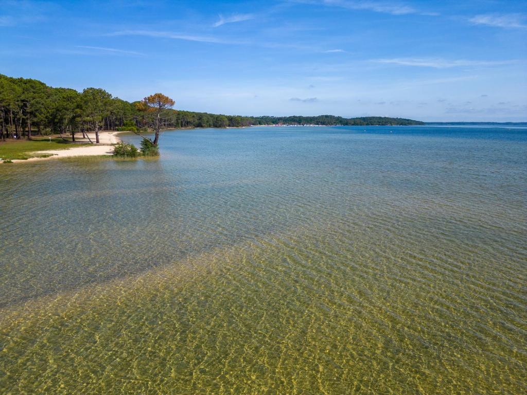 From €54pp - Villa 3 ch, proche lac et océan, au calme, animaux admis ...